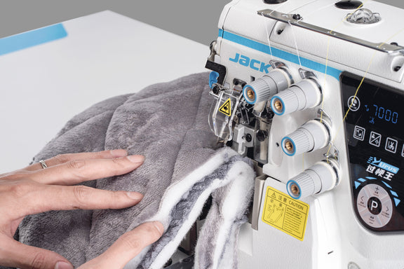 Jack C7 Automatic Overlock Industrial AI Sewing Machine | Sokkar Mecca